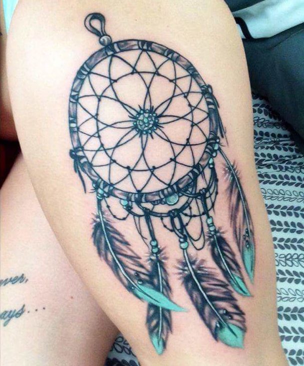 Tatuaje: Atrapasueños con plumas turquesa - Tatuajes para Mujeres