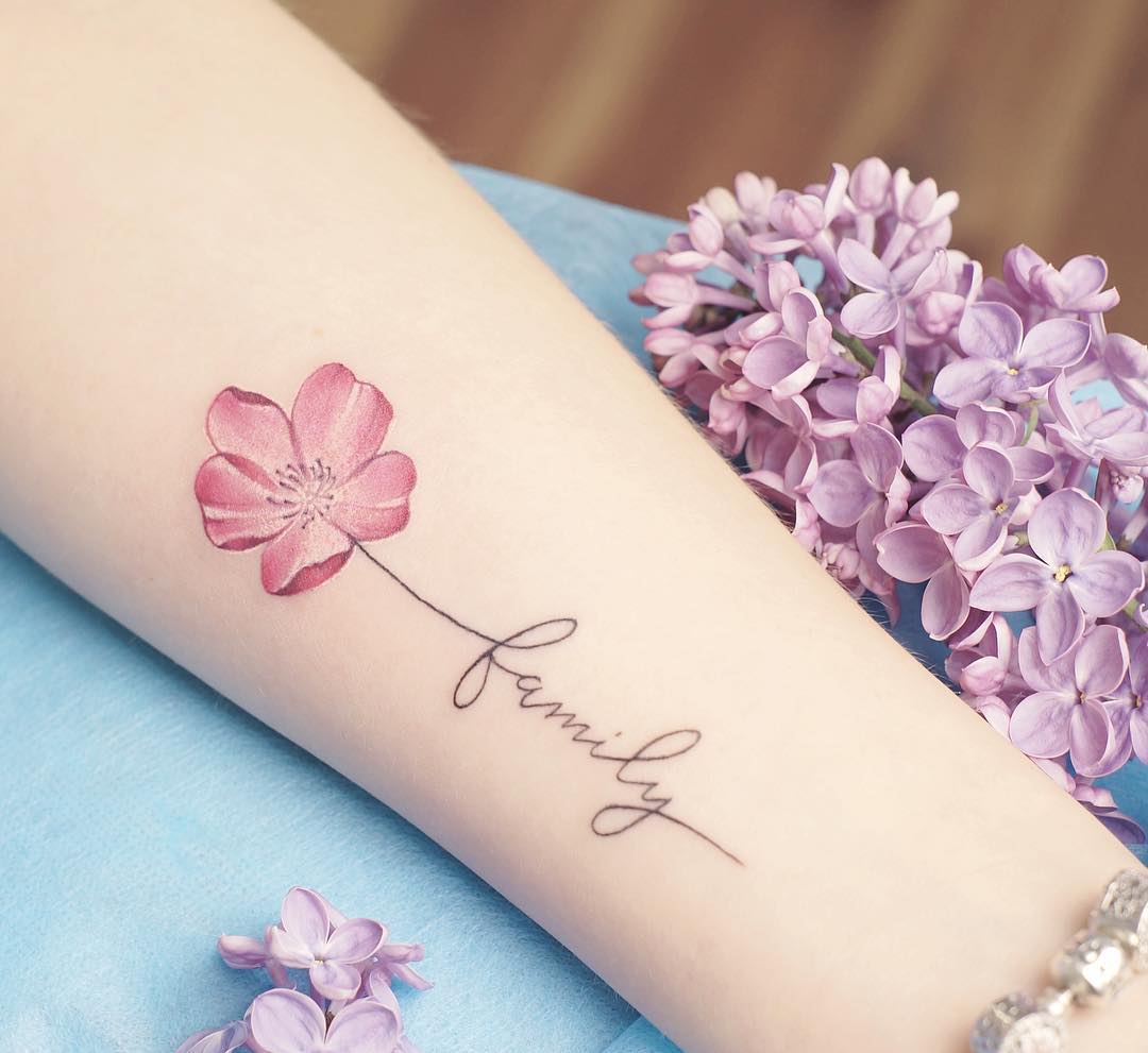 Tatuaje: Flor Frase Familia - Tatuajes para Mujeres