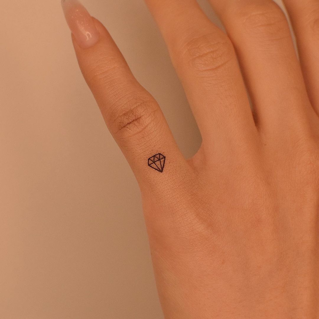 Tatuaje De Diamante Morado